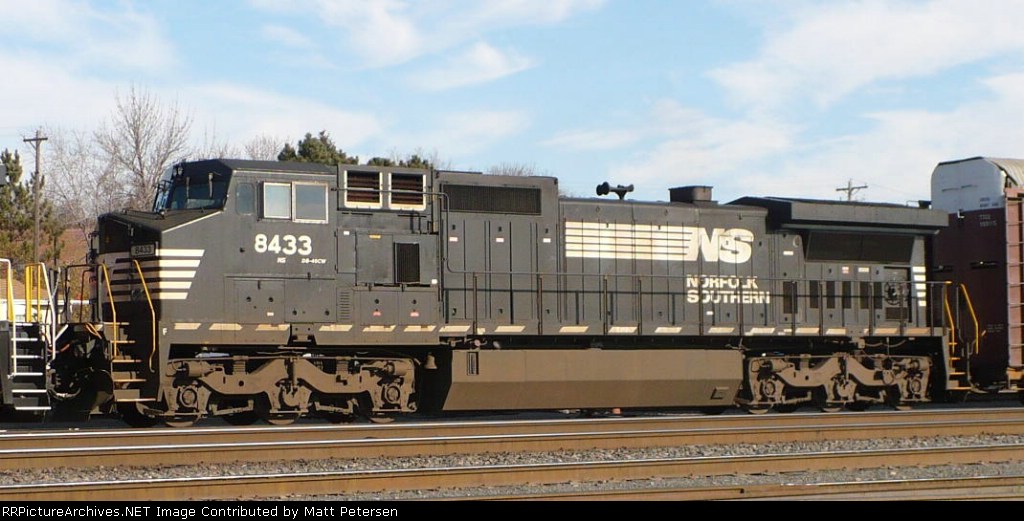 NS 8433